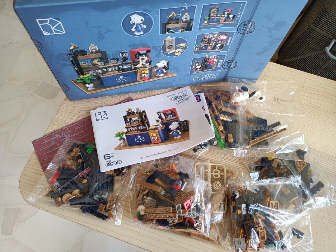 Snoopy peanut cafe Lego set, Hobbies & Toys, Toys & Games on Carousell