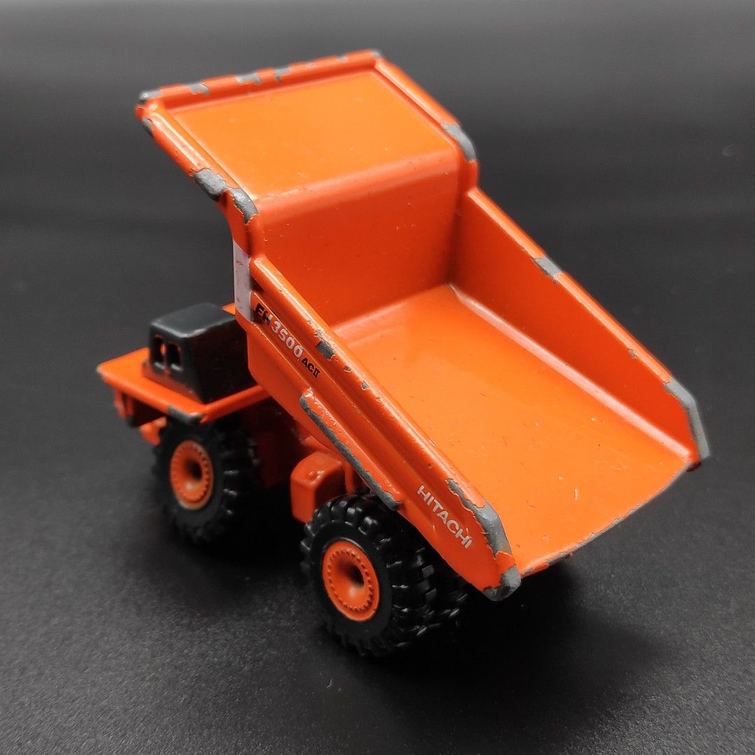tomica hitachi dump truck, Hobbies & Toys, Toys & Games on Carousell