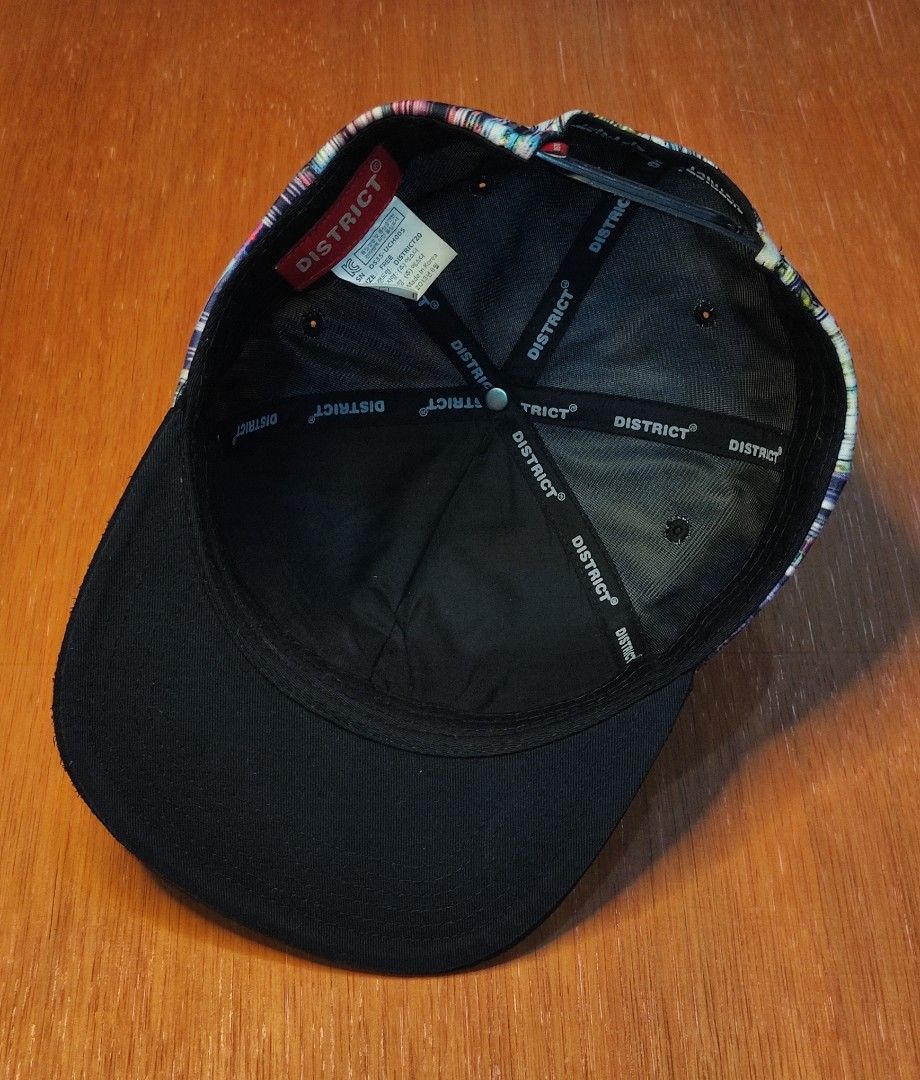 topi full print unik district second bekas preloved, Fesyen Pria ...