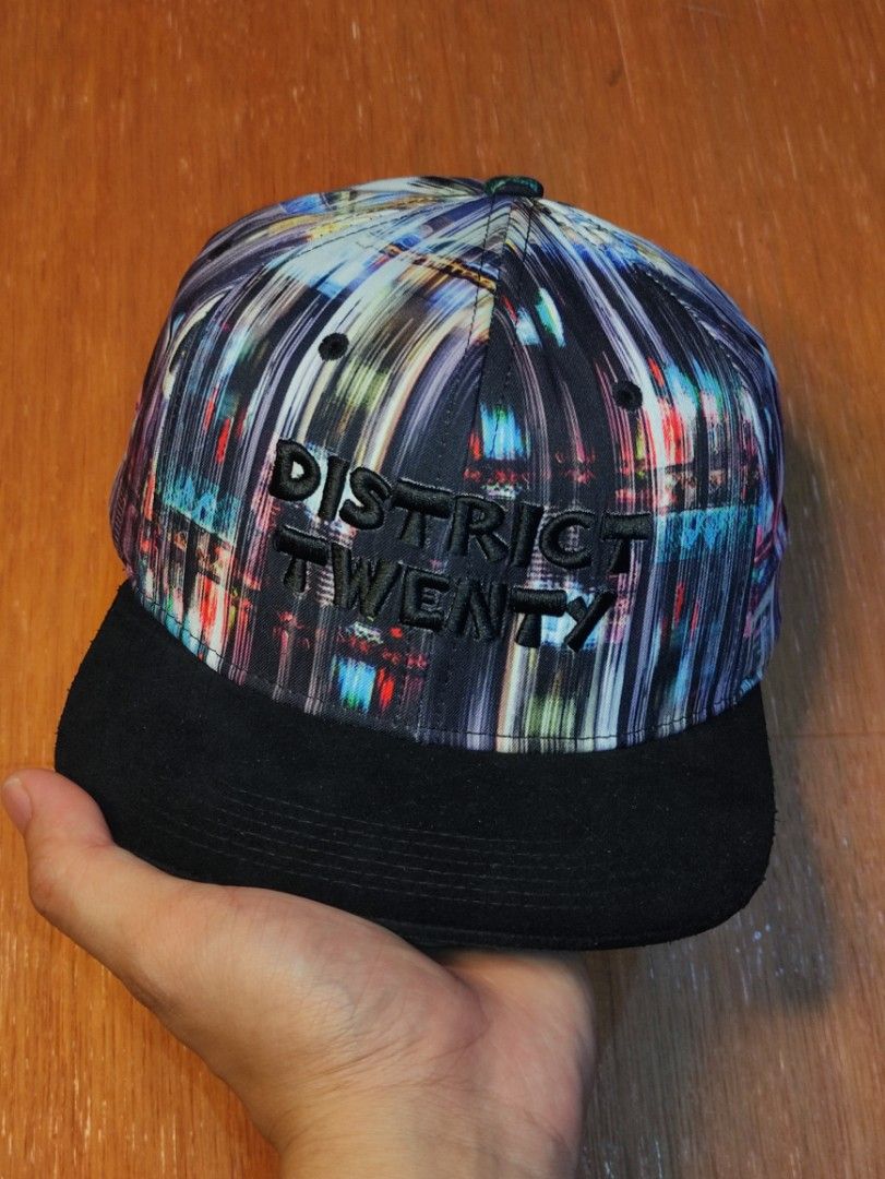 topi full print unik district second bekas preloved, Fesyen Pria ...