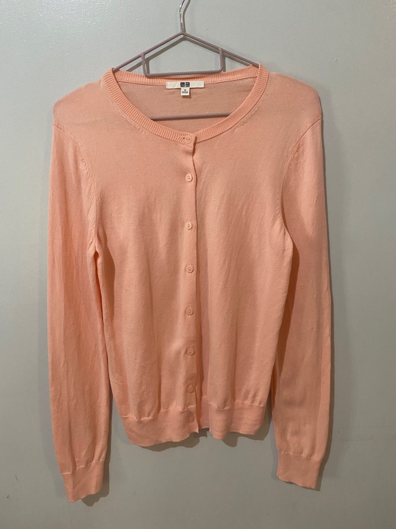 Uniqlo Light peach knitted Cardigans 005, Women's Fashion, Tops ...