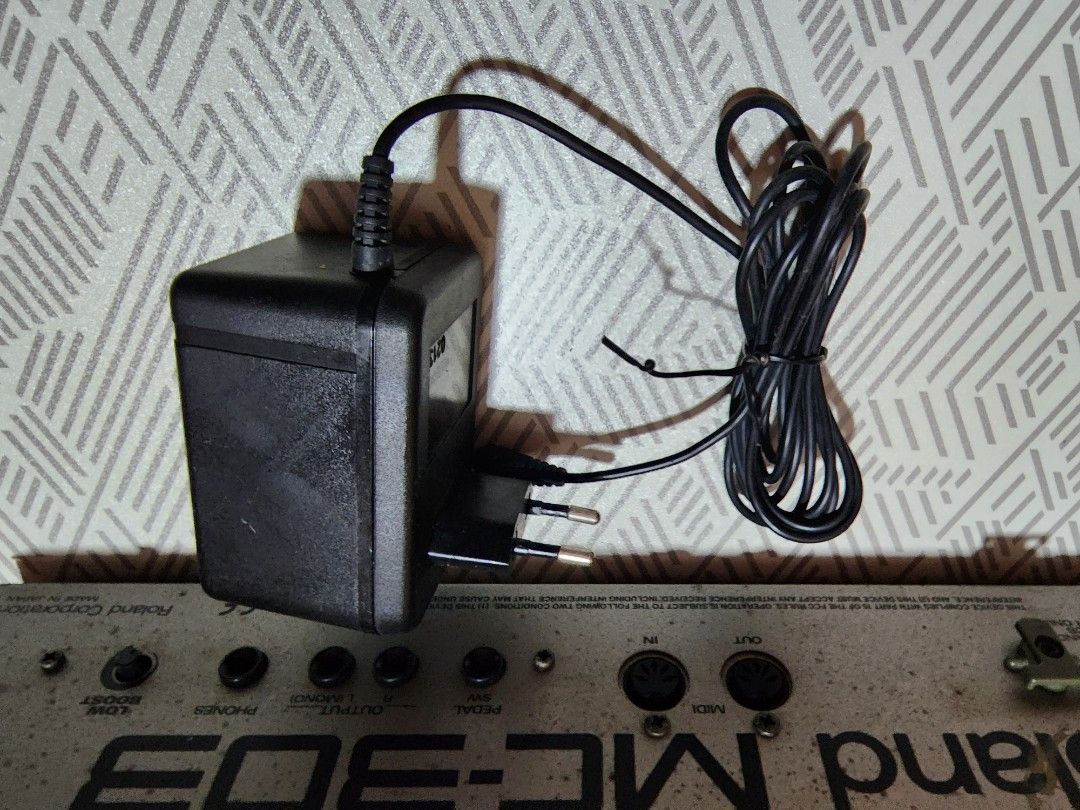 Vintage Roland MC-303 Groovebox, Hobbies & Toys, Music & Media, Musical ...