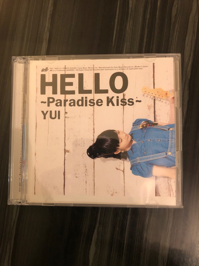 曰版 CD Yui Hello, 興趣及遊戲, 音樂、樂器 & 配件, 音樂與媒體 - CD 及 DVD - Carousell