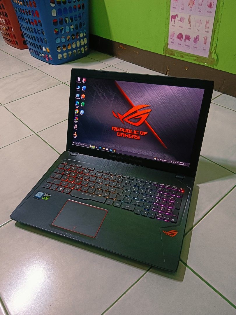 ASUS ROG STRIX Core i7 7700HQ 8GB DDR4 RAM 256GB SSD NVIDIA GeForce GTX ...