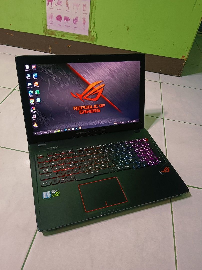 ASUS ROG STRIX Core i7 7700HQ 8GB DDR4 RAM 256GB SSD NVIDIA GeForce GTX ...