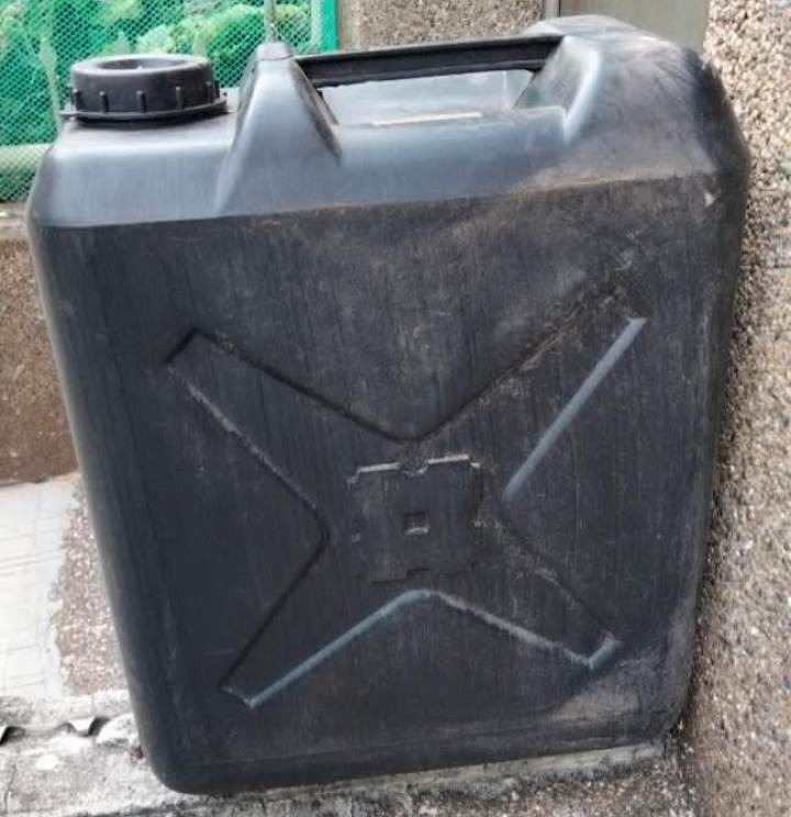 BLACK HEAVY DUTY CONTAINER W/ CAP AND STOPPER, TV & Home Appliances ...