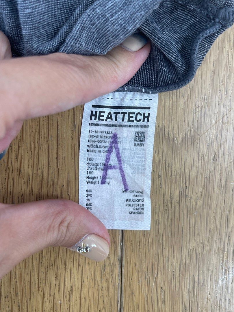 Children/ Kids - Uniqlo Heattech/ Inner wear (Size: 100cm), top ...
