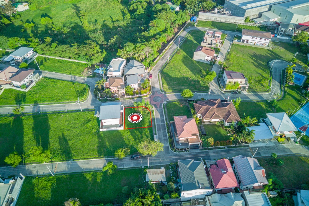 Corner Lot For Sale in Bloomfields Davao Subdivision on Carousell