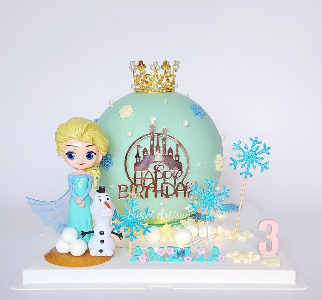 Frozen Elsa/Anna pinata cake, Food & Drinks, Homemade Bakes on Carousell