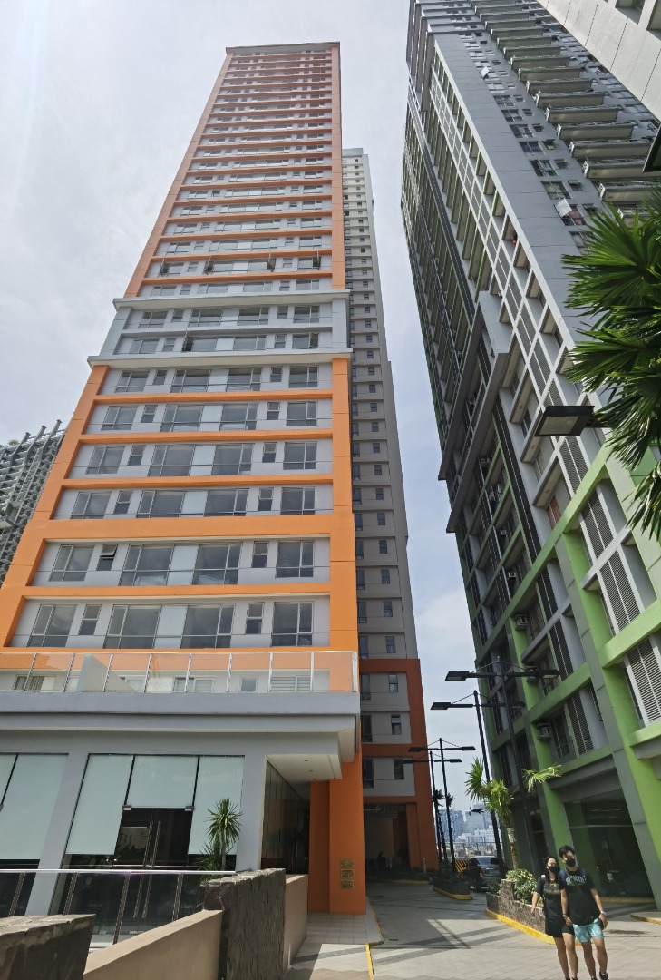 Furnished Condominium in Boni Mandaluyong for SALE Sunshine 100 City ...