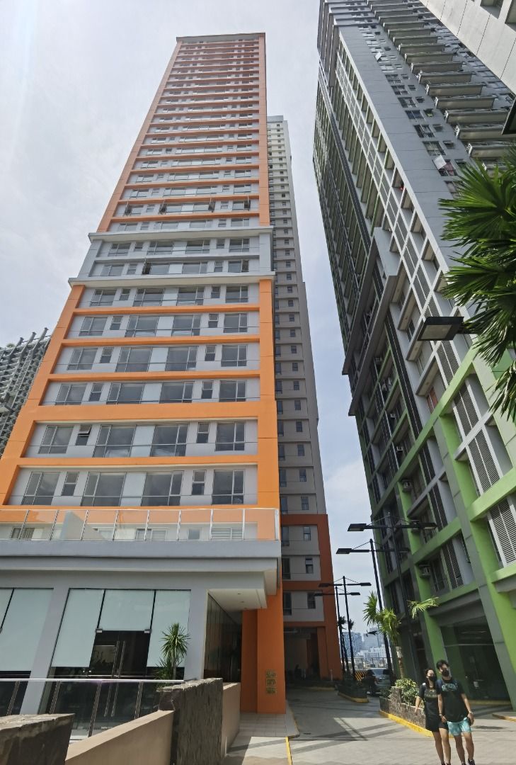 Furnished Condominium in Boni Mandaluyong for SALE Sunshine 100 City ...