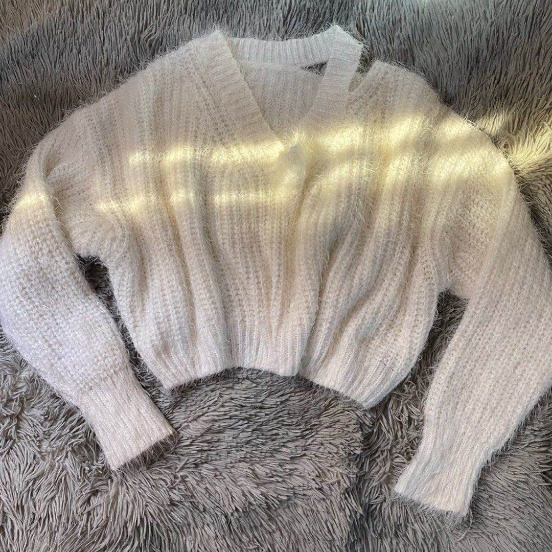 Furry White Cropped Sweater w/ stylish ripped collar - Baguio outfit ...