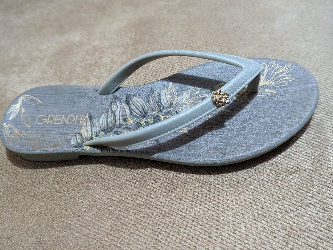 Grendha Muted / Powder Green Thong Sandals, Women's Fashion, Footwear ...