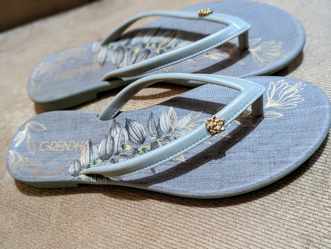 Grendha Muted / Powder Green Thong Sandals, Women's Fashion, Footwear ...