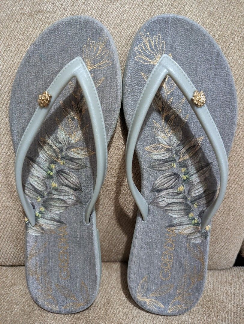 Grendha Muted / Powder Green Thong Sandals, Women's Fashion, Footwear ...