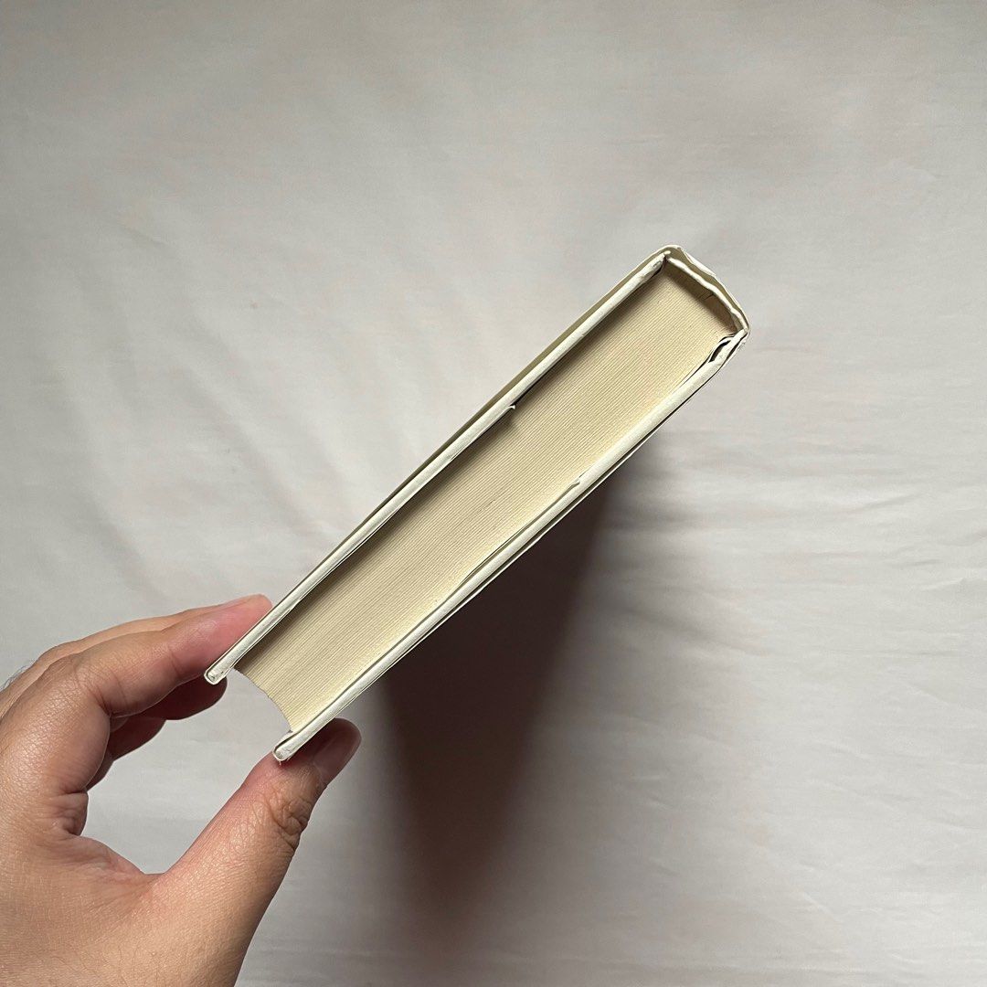 (Hardbound) A Very Large Expanse of Sea by Tahereh Mafi, Hobbies & Toys ...