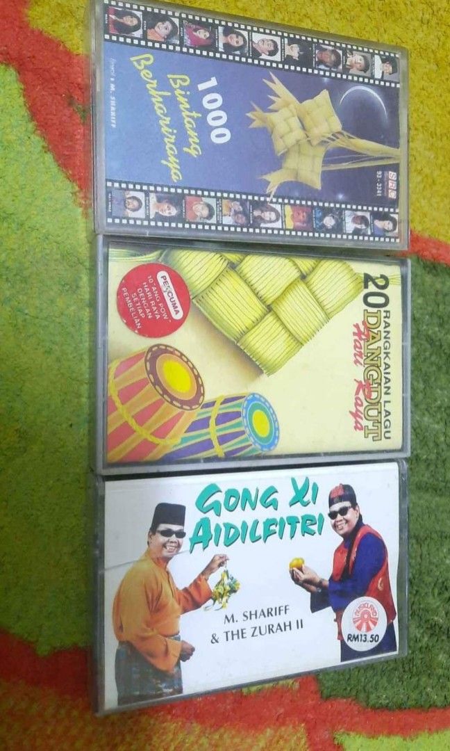 KASET LAGU LAGU RAYA, Hobbies & Toys, Music & Media, CDs & DVDs on Carousell