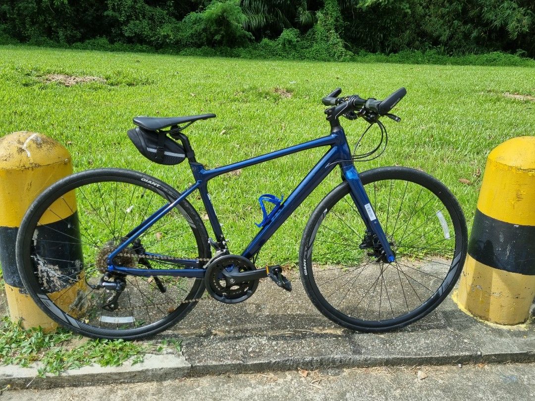 Like NEW Giant Fastroad Super Light 2 Shimano Sora 18 speed groupset ...