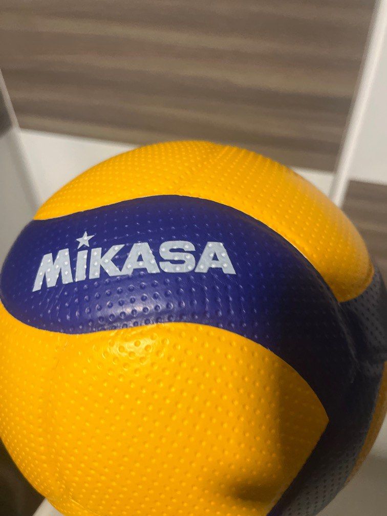 Mikasa V300W Volleyball, Sports Equipment, Sports & Games, Racket ...