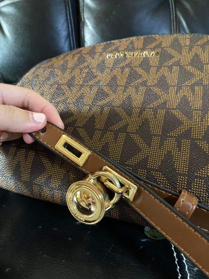 MK body Bag on Carousell