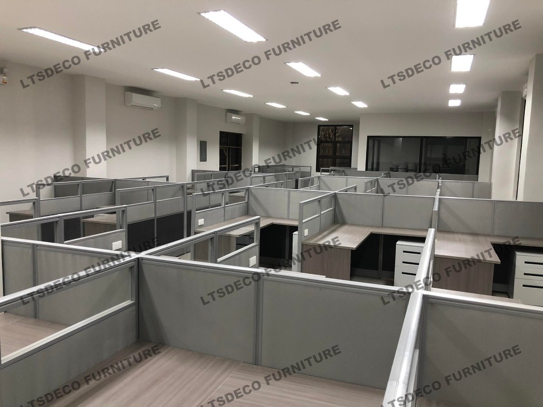 MODULAR WORKSTATION FABRIC W/ GLASS OFFICE PARTITION on Carousell