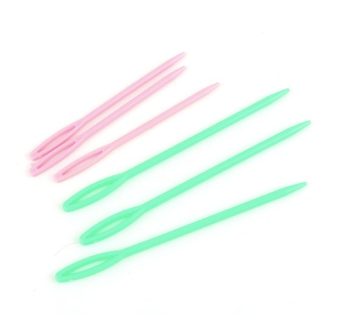 NEW PLASTIC NEEDLES FOR YARN WEAVING, Hobbies & Toys, Stationery ...