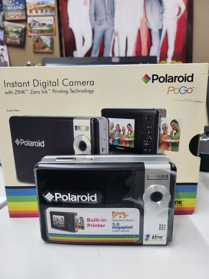 POLAROID INSTANT DIGITAL CAMERA, Photography, Cameras on Carousell