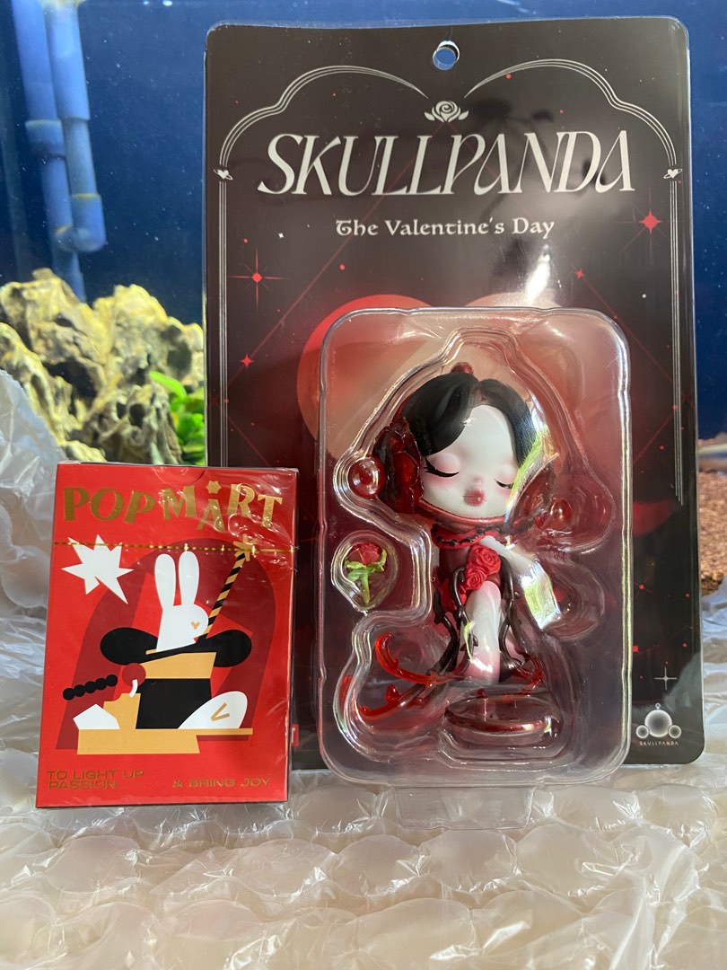 Pop Mart Skullpanda Valentines Day LIMITED w/ Pop Mart Poker Cards ...