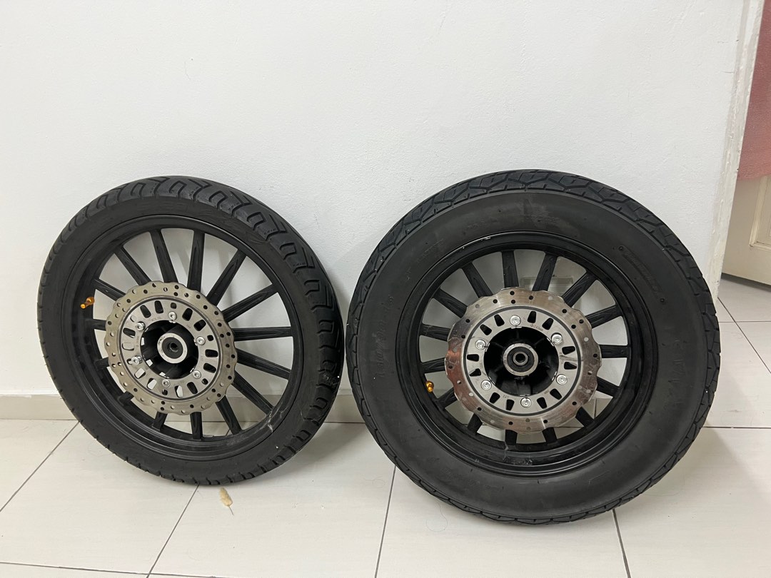 Rim & tayar size front 18, rear 15, Motorbikes on Carousell