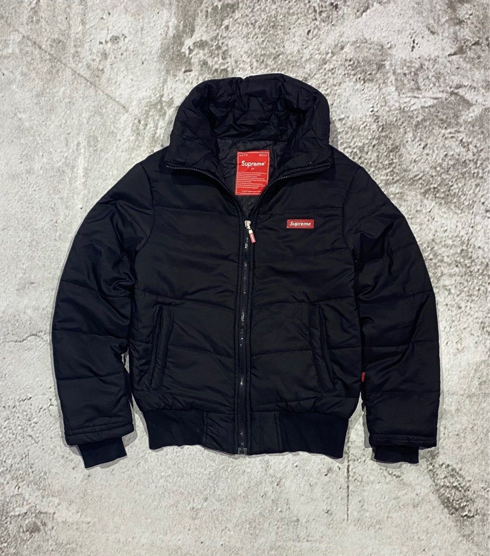 Supreme puffer jacket, Fesyen Pria, Pakaian , Baju Luaran di Carousell