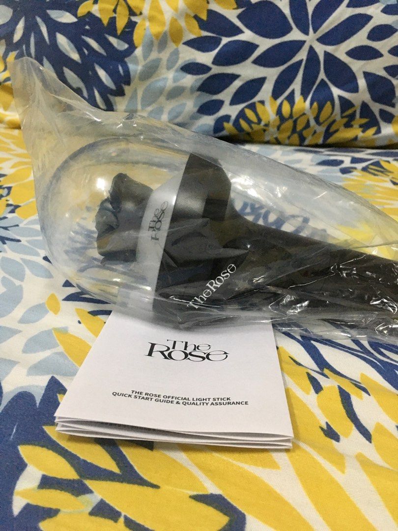 The Rose official lightstick, Hobbies & Toys, Memorabilia ...