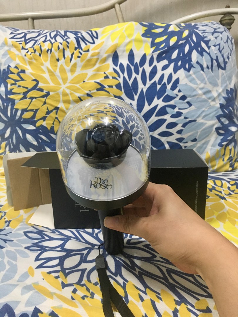 The Rose official lightstick, Hobbies & Toys, Memorabilia ...