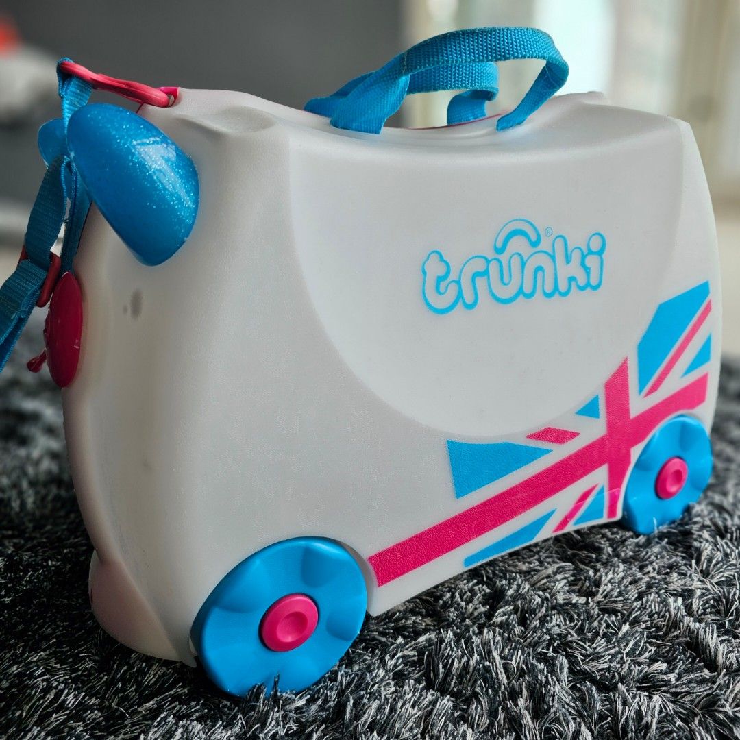 Trunki Kids Suitcase Luggage Bag Sit & Pull Tug, Hobbies & Toys, Travel ...