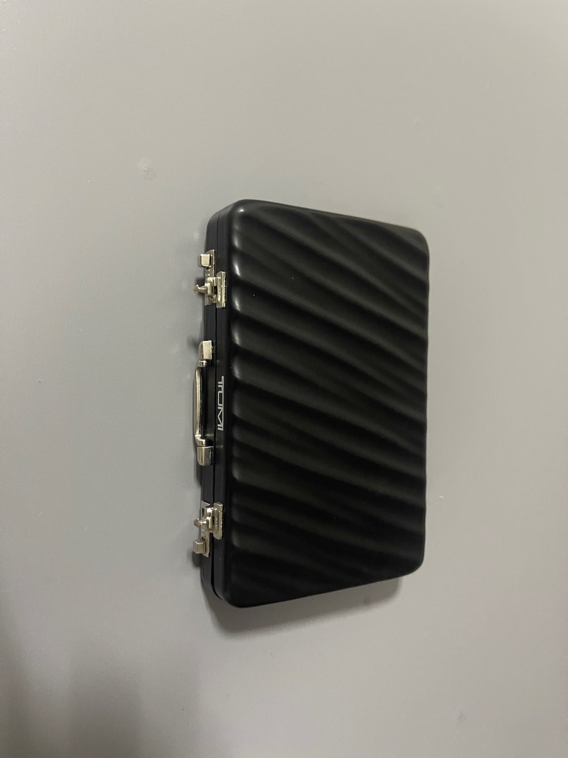 TUMI aluminium card case, Men's Fashion, Watches & Accessories, Wallets ...