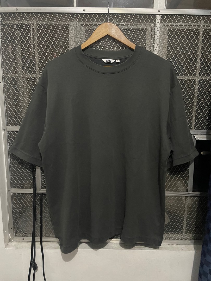 Uniqlo airism tee, Men's Fashion, Tops & Sets, Tshirts & Polo Shirts on ...