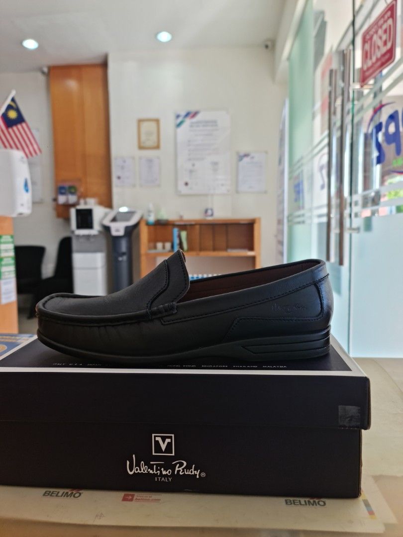 Valentino Rudy, Men's Fashion, Footwear, Flipflops and Slides on Carousell