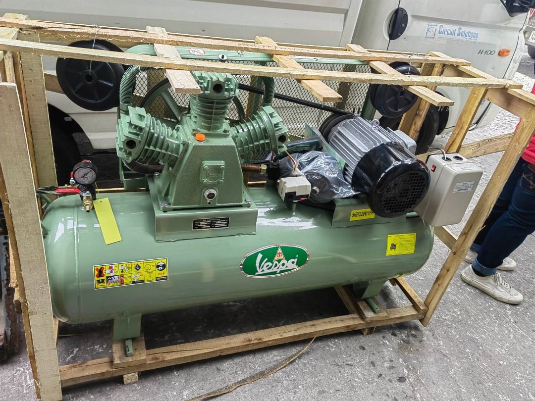 Vespa air compressor, Commercial & Industrial, Construction Tools ...