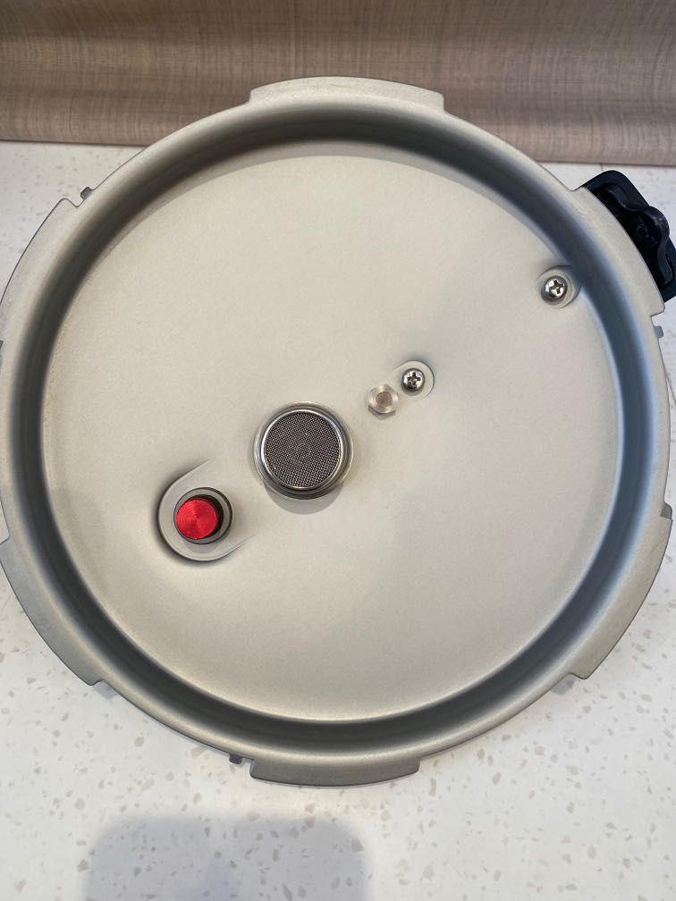 (原價$1680) Panasonic 樂聲牌SR-P45 4.5公升電子高速煲 壓力煲, 家庭電器, 廚房電器, 鍋具 - Carousell