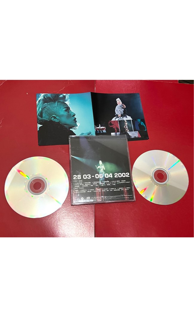 梅艷芳極夢幻演唱會2002年舊版 2CD, 興趣及遊戲, 音樂、樂器 & 配件, 音樂與媒體 - CD 及 DVD - Carousell