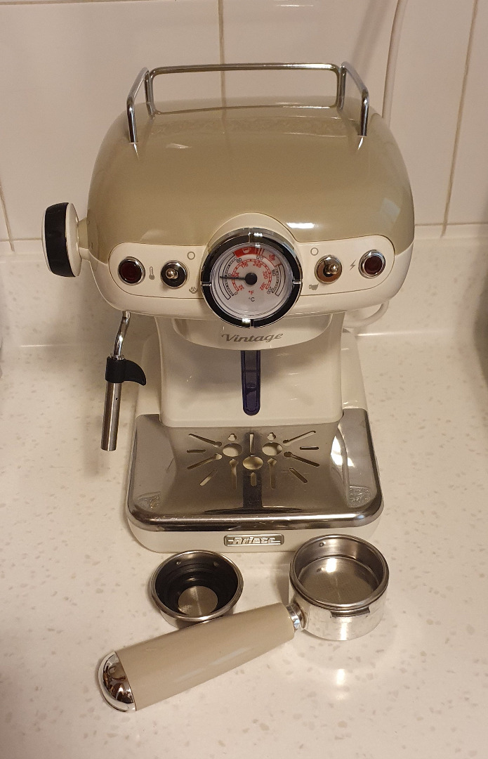 Ariete Vintage Espresso Machine (Beige), TV & Home Appliances, Kitchen ...