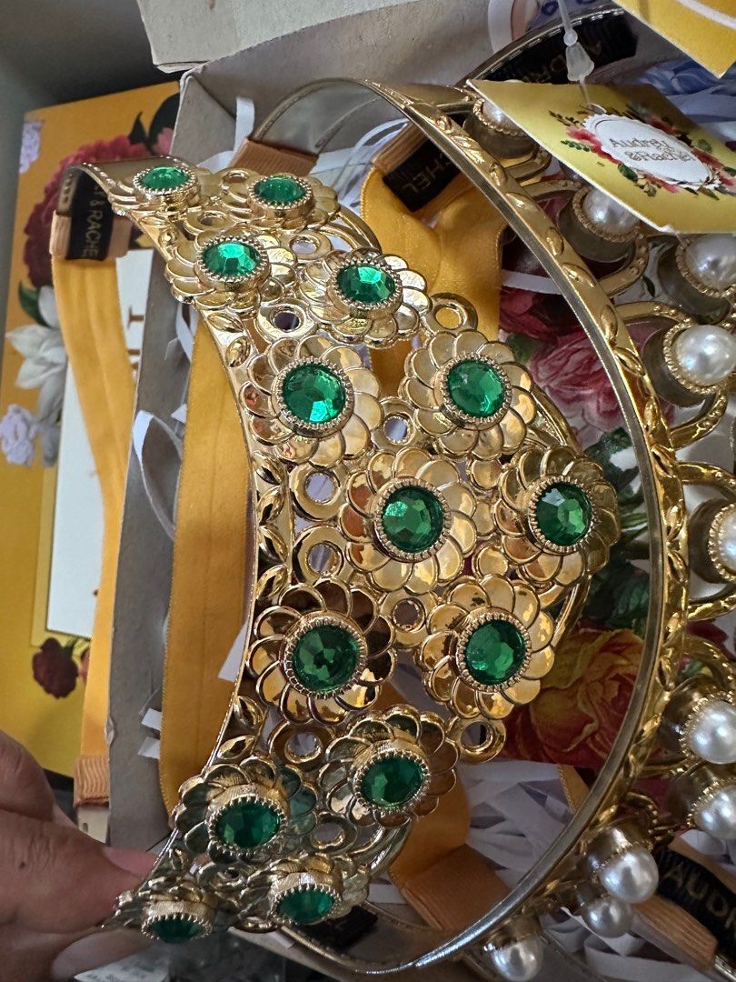 Audrey and Rachel Crown TAKE ALL on Carousell