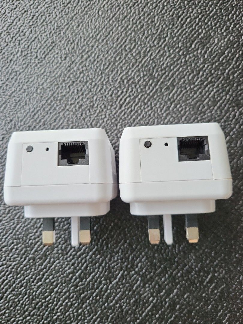 Aztech HomePlug AV Mini 200Mbps Ethernet Adapter Powerline Power Point ...