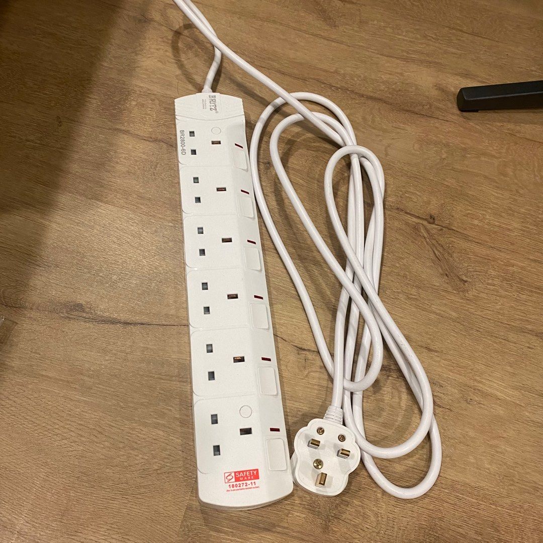 (Bought$16.9) Used only 4 months BRITZ 2/3/6 Metres Extension Socket ...