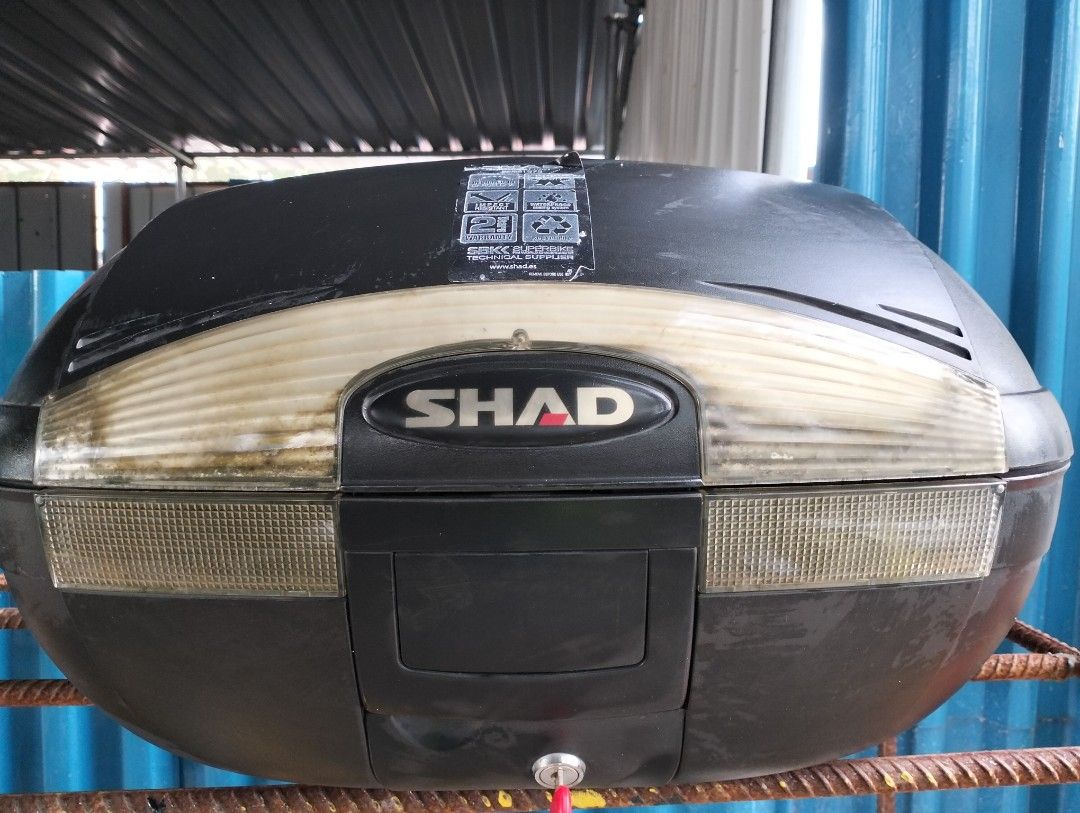 Box shad 42L with Base plate, Motorcycles, Motorcycle Accessories on ...