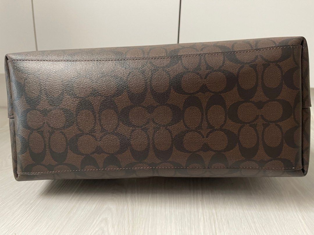 Coach Town Tote in Signature Canvas, Luxury, Bags & Wallets on Carousell