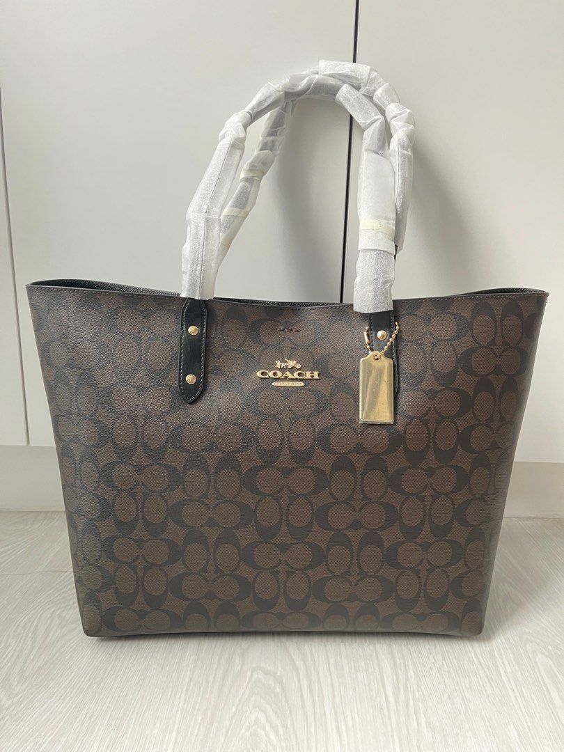 Coach Town Tote in Signature Canvas, Luxury, Bags & Wallets on Carousell