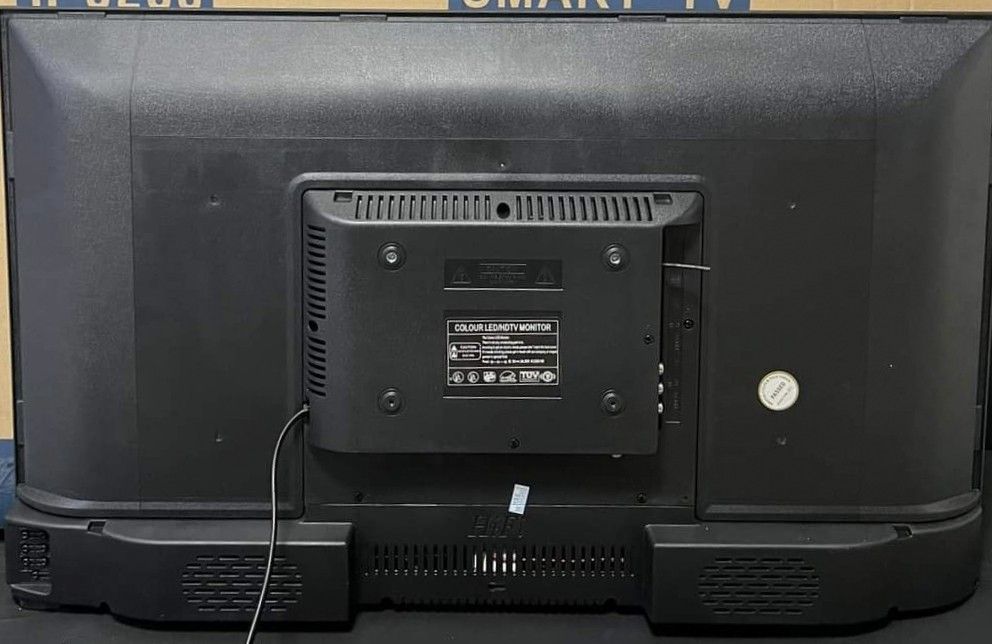 COBY Smart LED Tv 32", TV & Home Appliances, TV & Entertainment, TV on ...