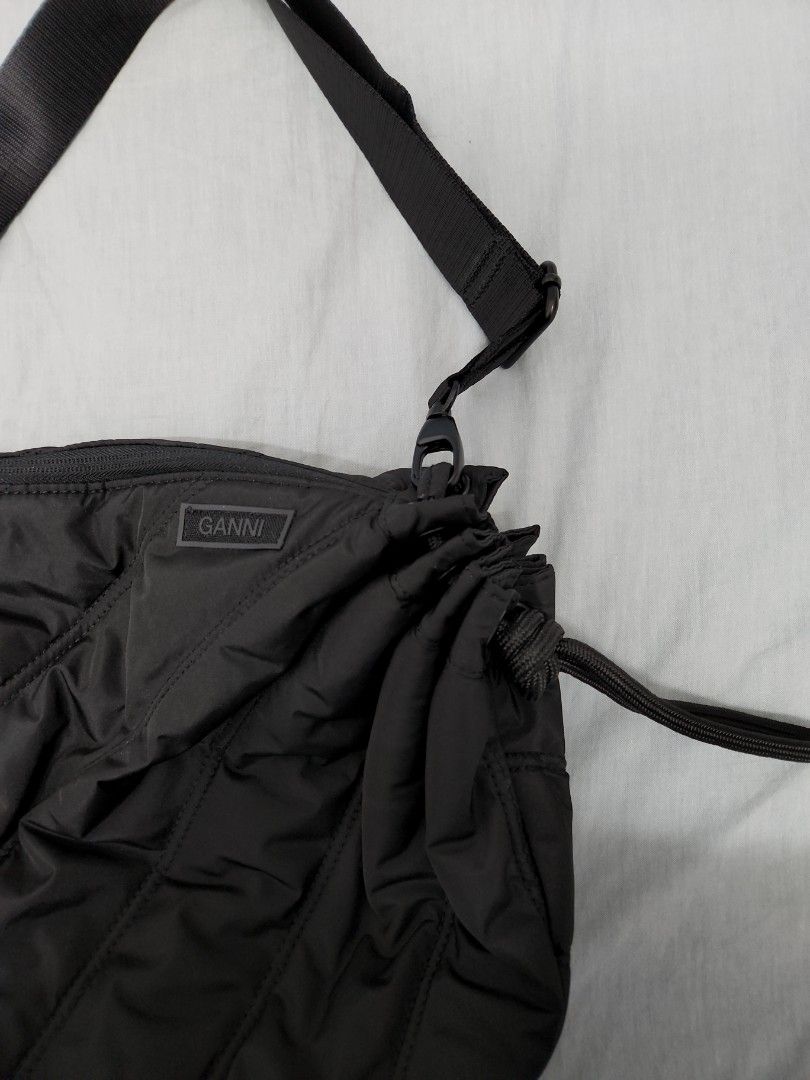 GANNI Quilted recycle shell bag, 女裝, 手袋及銀包, 多用途袋 - Carousell