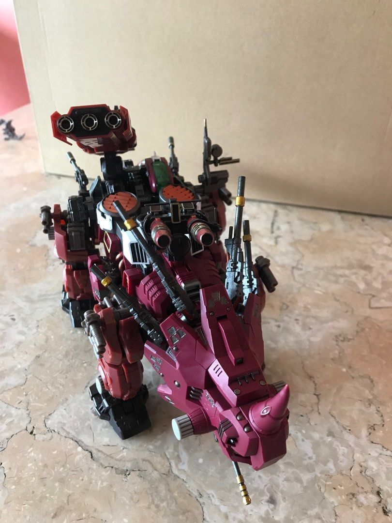 Hmm Kotobukiya Zoids Red horn on Carousell