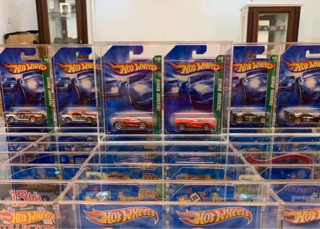 Hot Wheels Twin slot Mainline/RLC Acrylic Display case, Hobbies & Toys ...